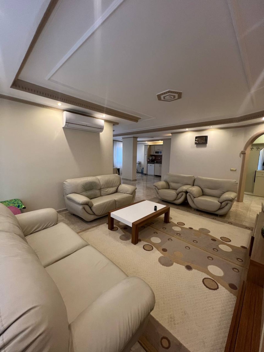 Аренда просторного меблированного дуплекса 3+1 в центре Алании в ...